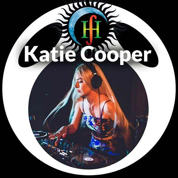 Katie-Cooper-at-Harvest-fest | Harvest festival by alienInFlux, Canada